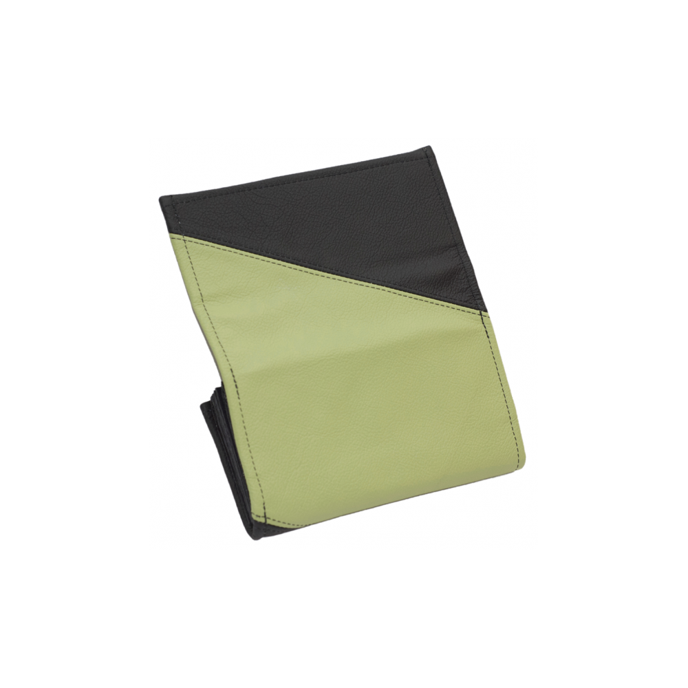 THE CHEAPEST HIGH-QUALITY WAITER’S BILLFOLD MADE IN THE CZECH REPUBLIC